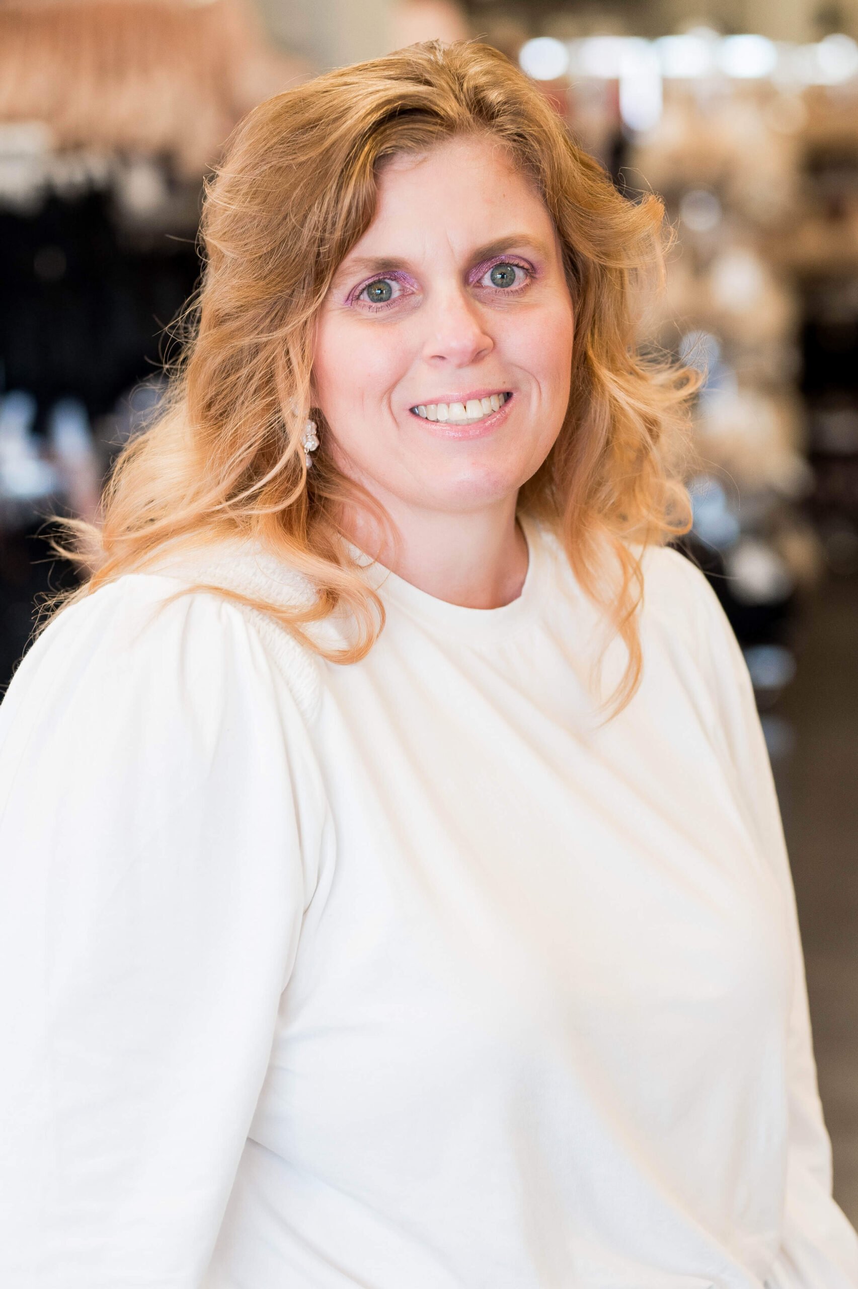 About Us - Confidentially Yours